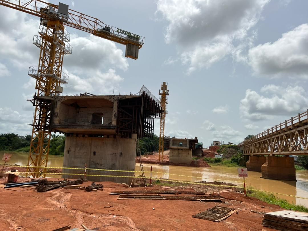 New Twifo Praso Bridge Progresses – Ministry of Roads & Highways