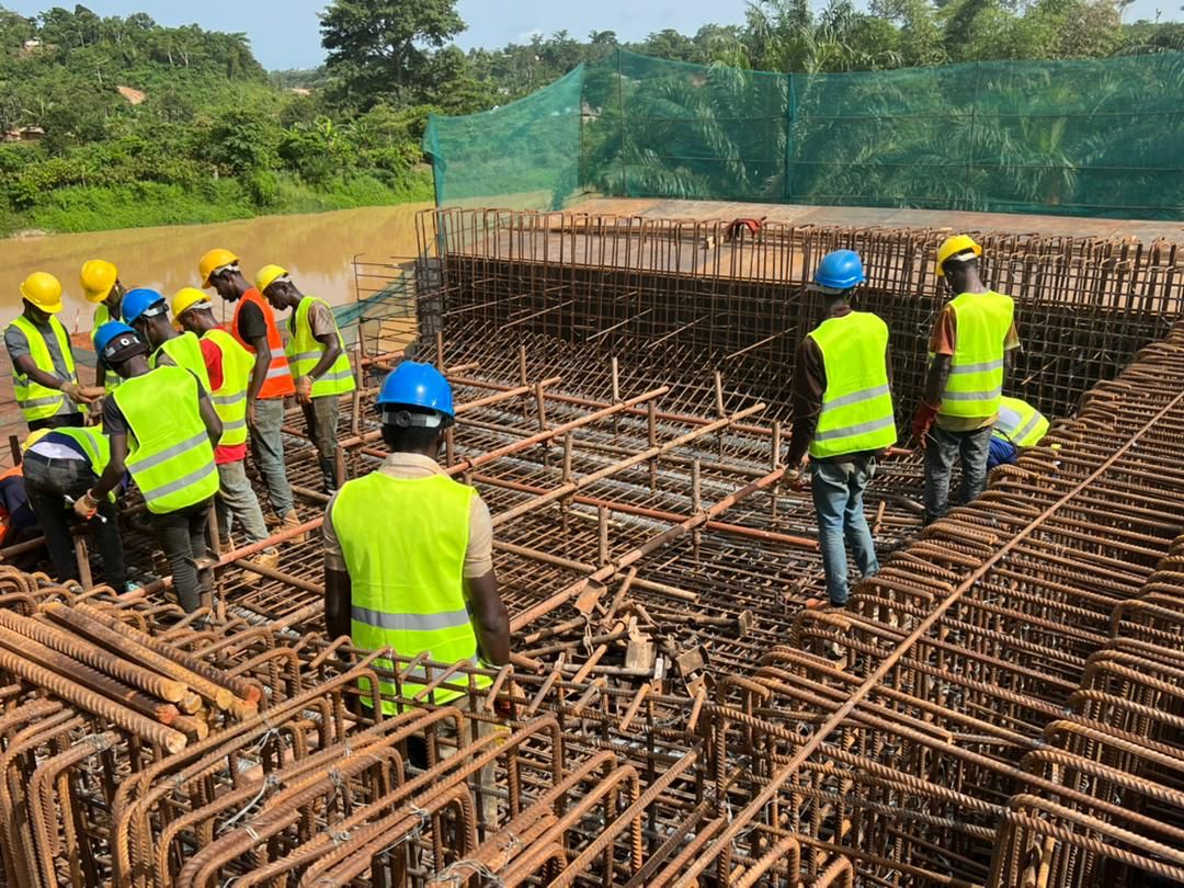 New Twifo Praso Bridge Progresses – Ministry of Roads & Highways